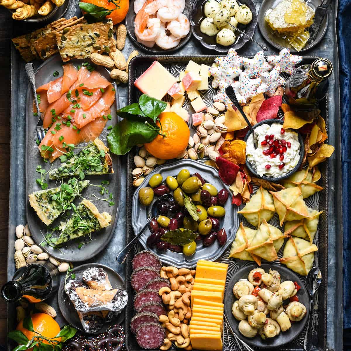 New Year's Eve Food (Appetizers and Charcuterie Board Ideas) - Foxes ...