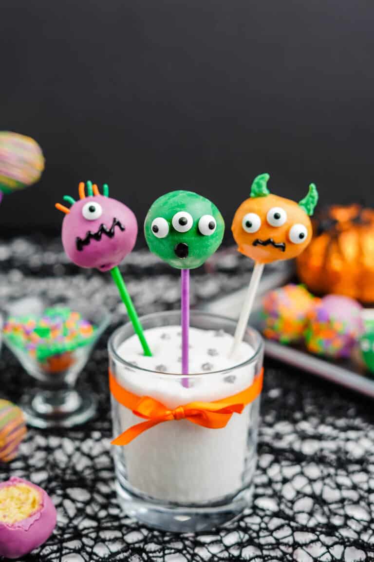 Easy Halloween Cake Pops - Foxes Love Lemons