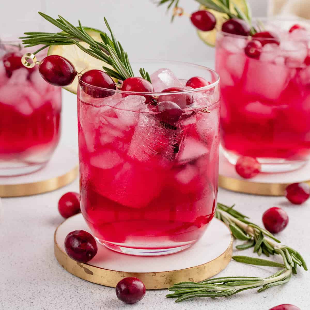 Holiday Cranberry Cocktail - Foxes Love Lemons