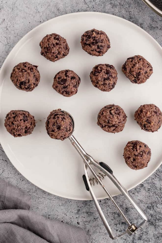 Vegetarian Black Bean Meatballs - Foxes Love Lemons