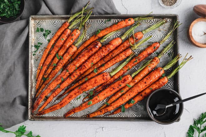 Balsamic Roasted Carrots - Foxes Love Lemons