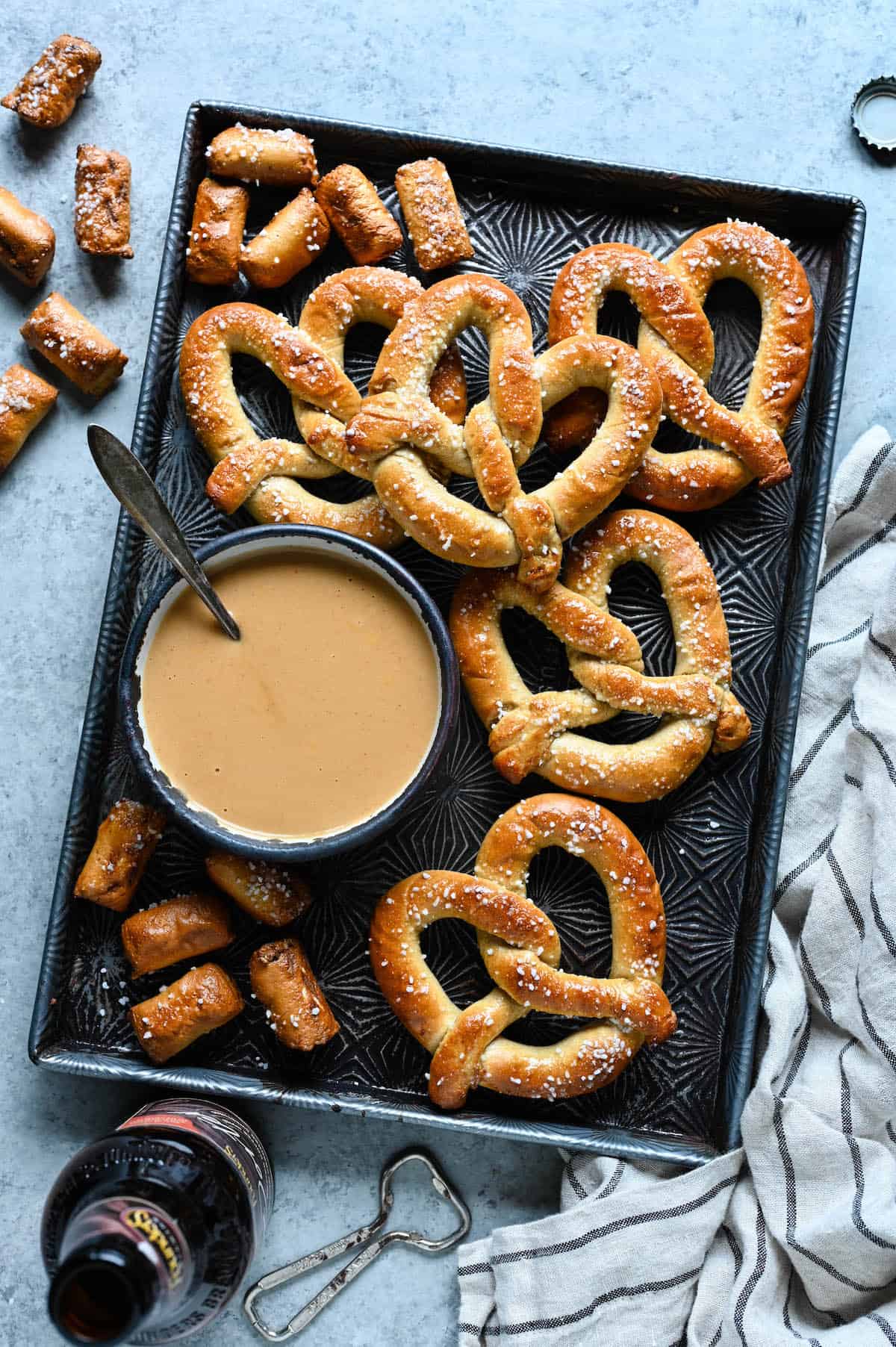 Easy Beer Cheese Dip - Foxes Love Lemons