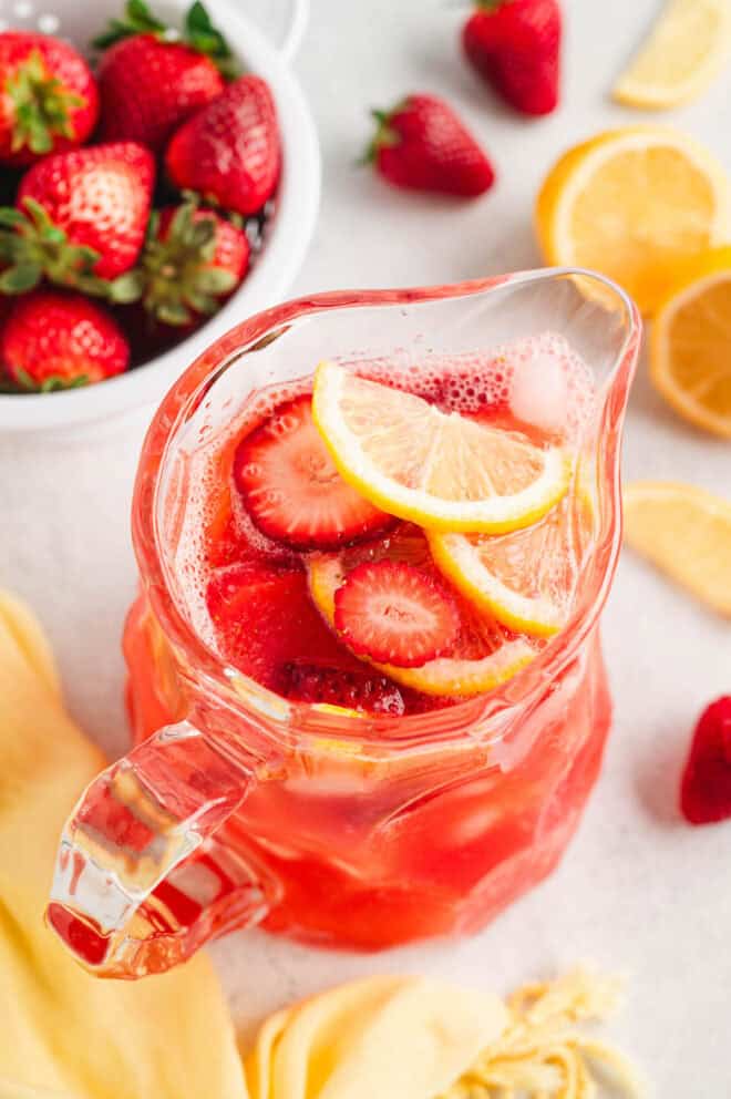 Fresh Strawberry Lemonade - Foxes Love Lemons