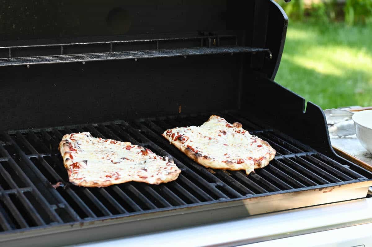 Grilled Pizza Recipe - Foxes Love Lemons
