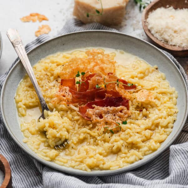 Risotto Alla Milanese [Creamy, Golden and Restaurant-Worthy] - Foxes ...